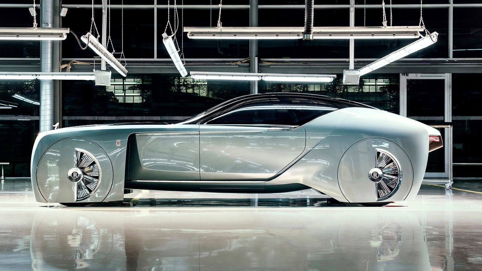 Rolls-Royce unveils luxurious driverless Vision Next 100 car